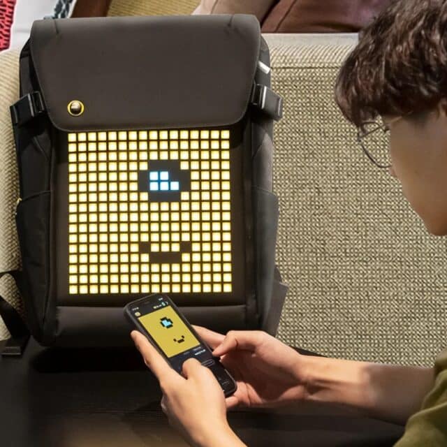 Découvrez Le Sac à Dos Connecté Avec écran Led, Original Et Innovant
